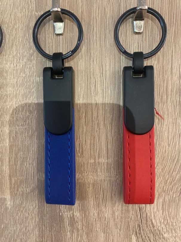 Original leather key holders in different colors - Details Exclusives ...